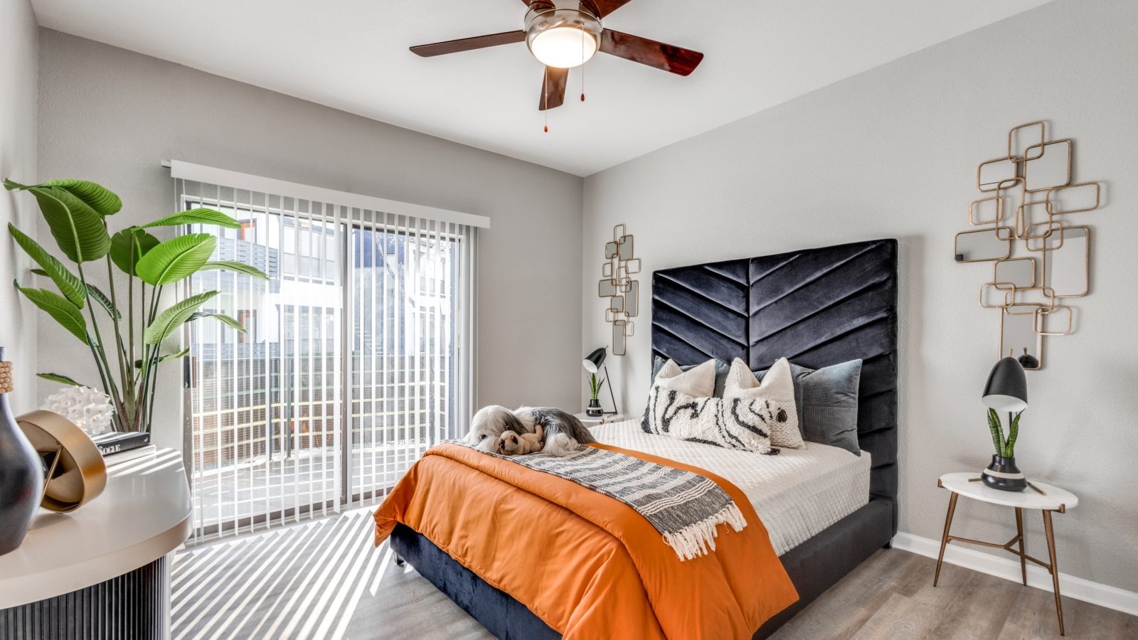 Explore Pearce on the Lake Apartments in Houston, TX