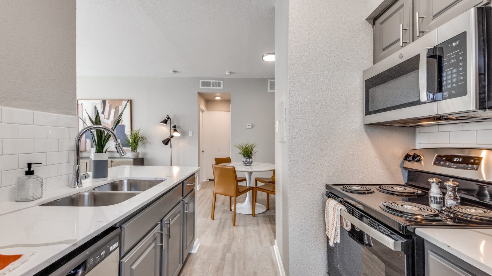 Explore Pearce on the Lake Apartments in Houston, TX